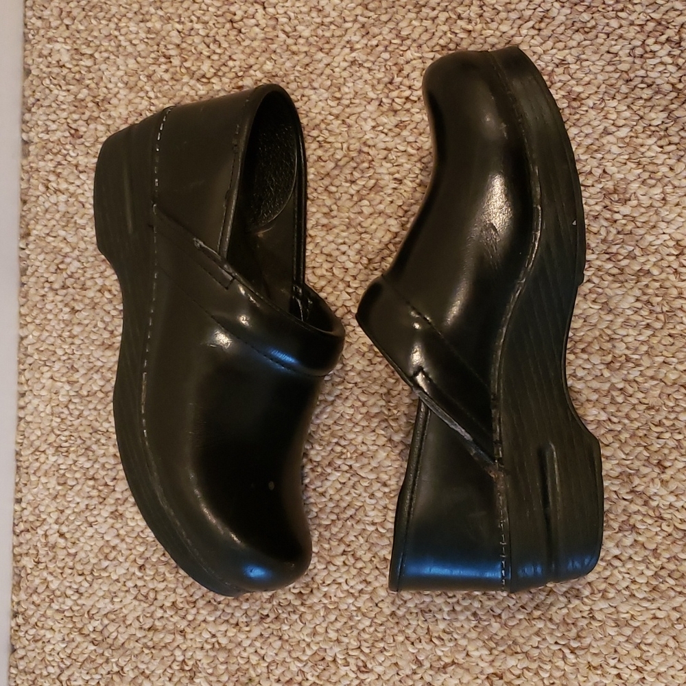 Dansko Nursing Shoes - Gem